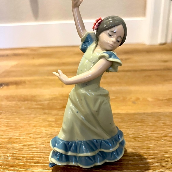 Lladro | Accents | Genuine Lladro Spanish Dancer | Poshmark